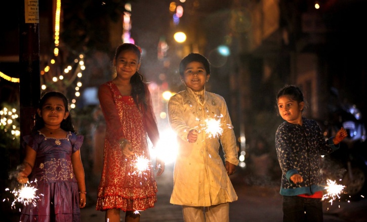 diwali-firecrackers-big-image-1-getty_1418630918_725x725.jpg - WordZz